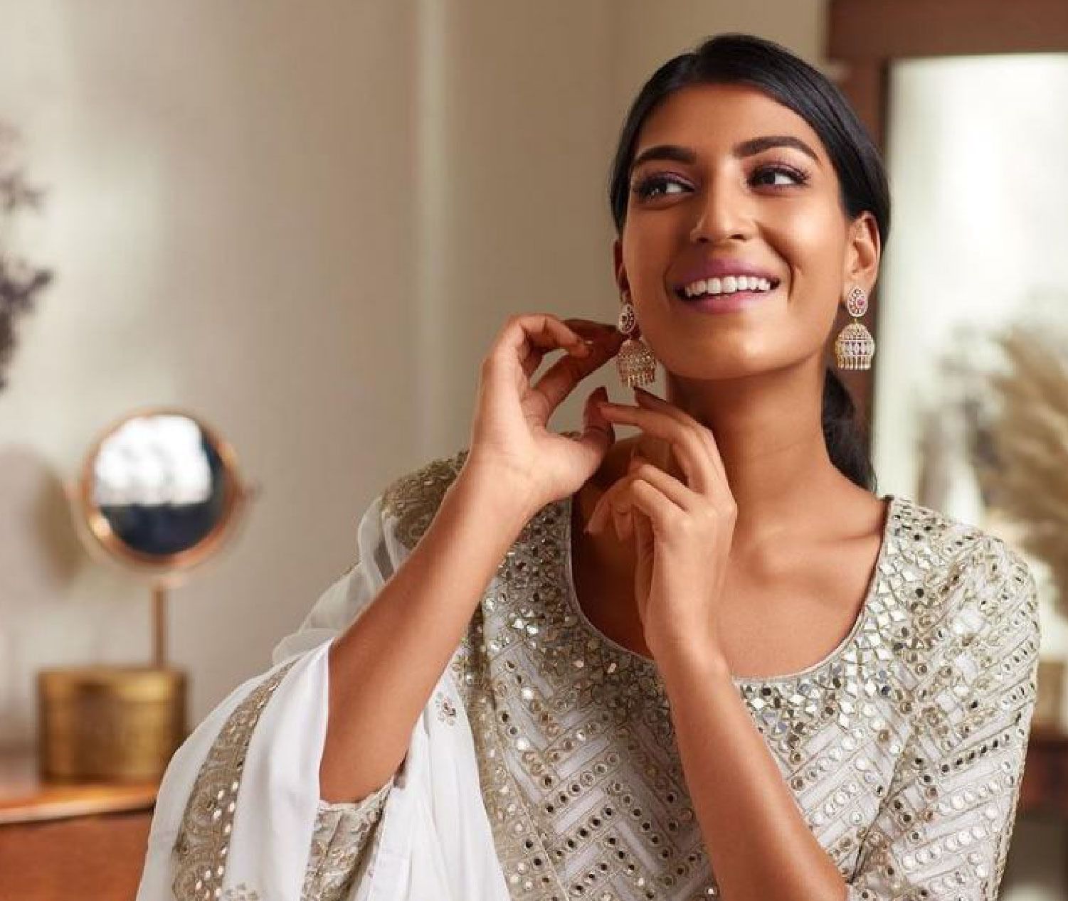 Sites-TanishqUAE-Site