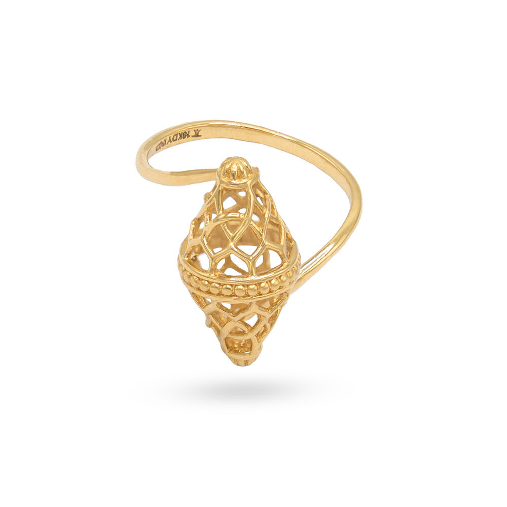 Buy 18K Gold Geometric 8-pointed Star Ring at Best Price | Tanishq UAE