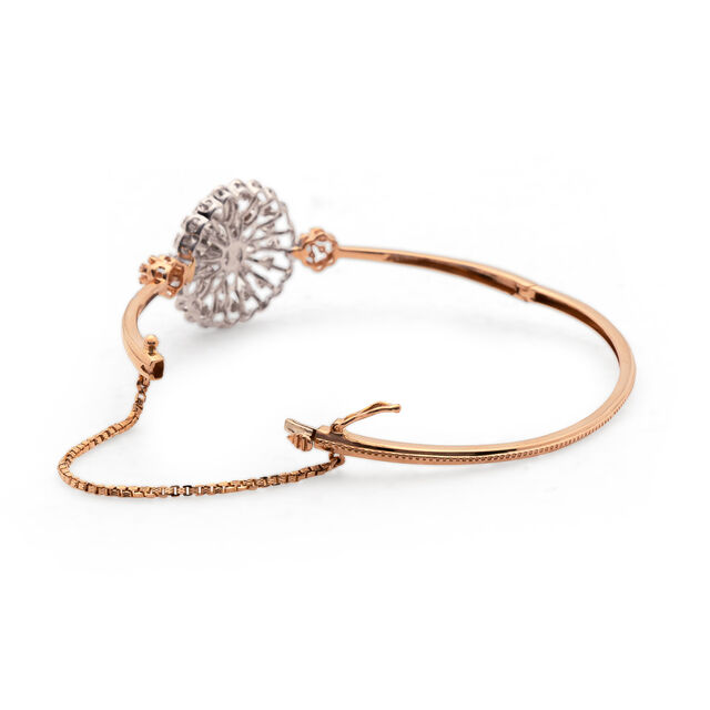 Buy Regal Snowflake Splendor Diamond Bangle at Best Price | Tanishq US