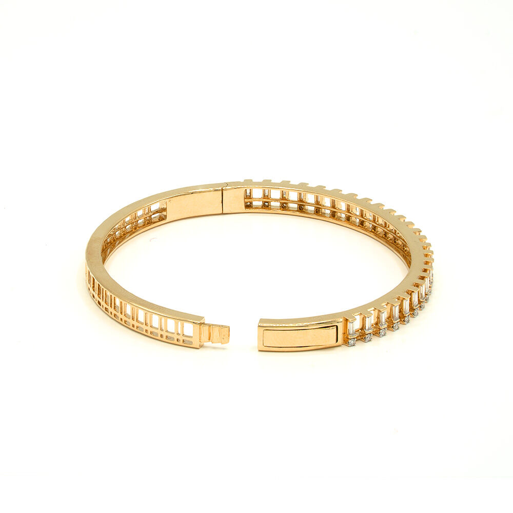 Buy Fusion Flow Diamond Bangle at Best Price | Tanishq US