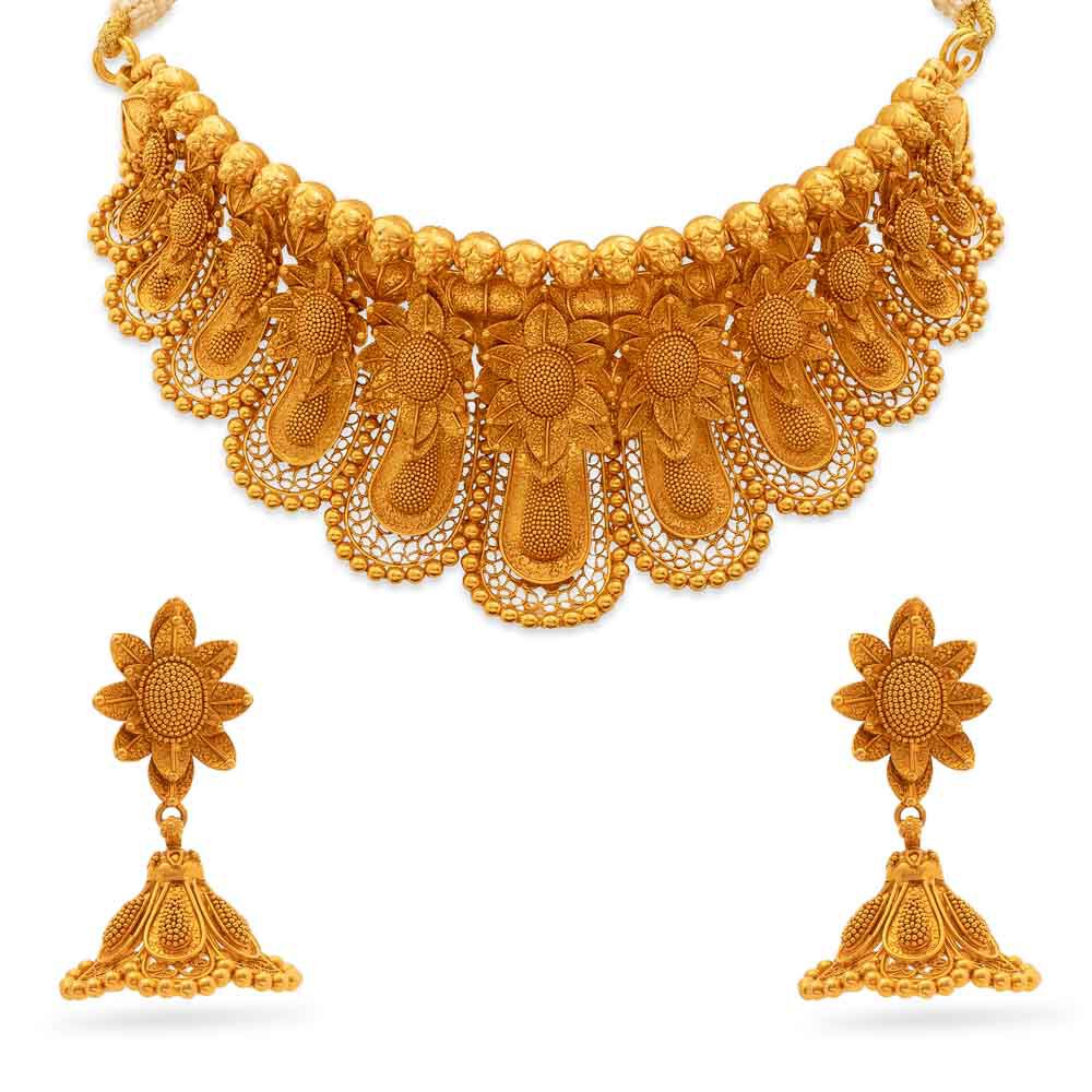 Buy Bloomed Elegance Gold Necklace Set at Best Price | Tanishq US
