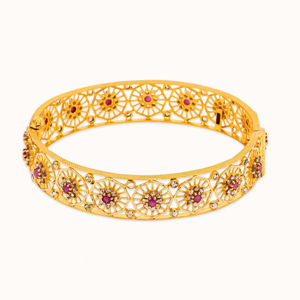 Buy Opulent Octagons Filigree Gold Bangle at Best Price | Tanishq US
