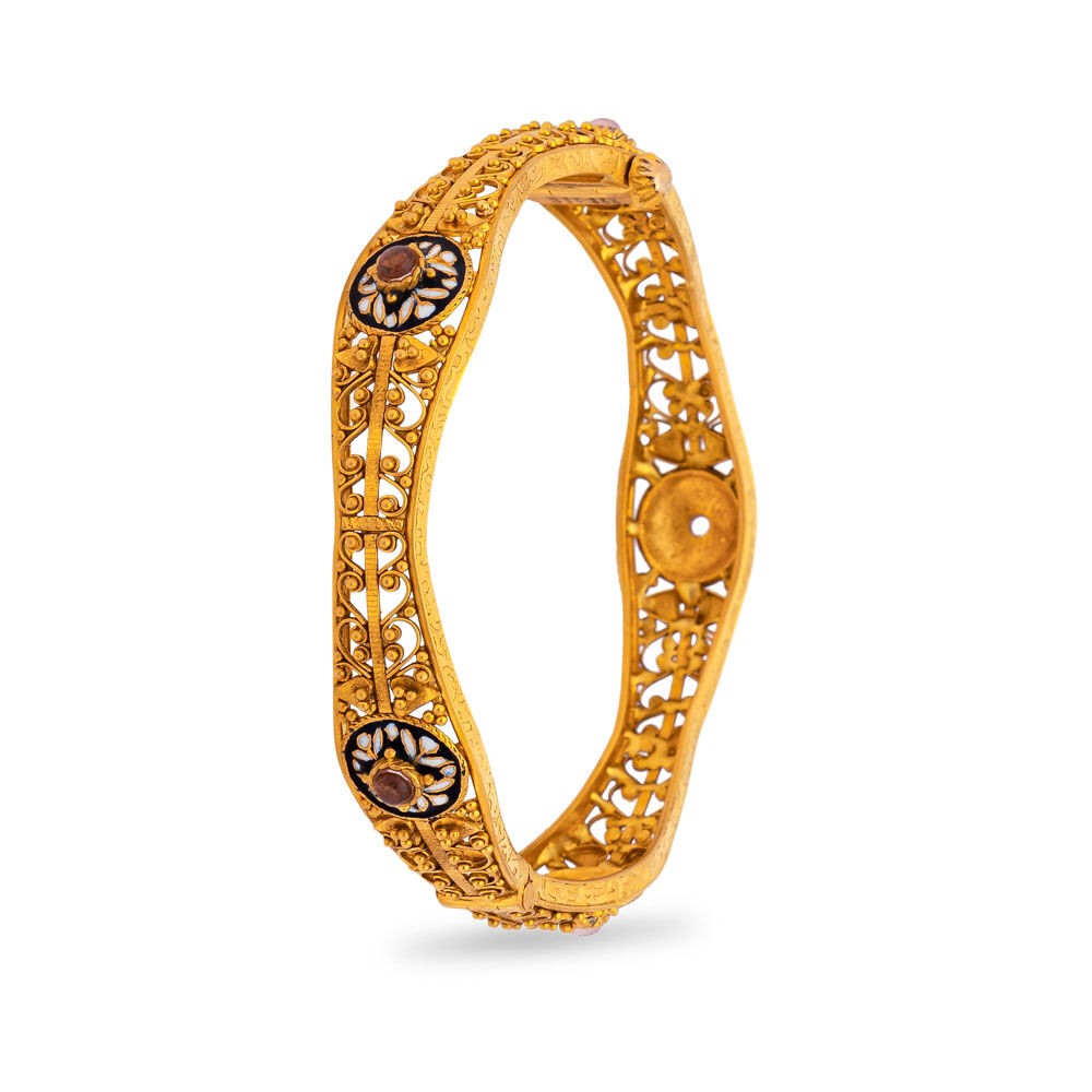 Buy Gold Heritage Wave Bangle at Best Price | Tanishq US