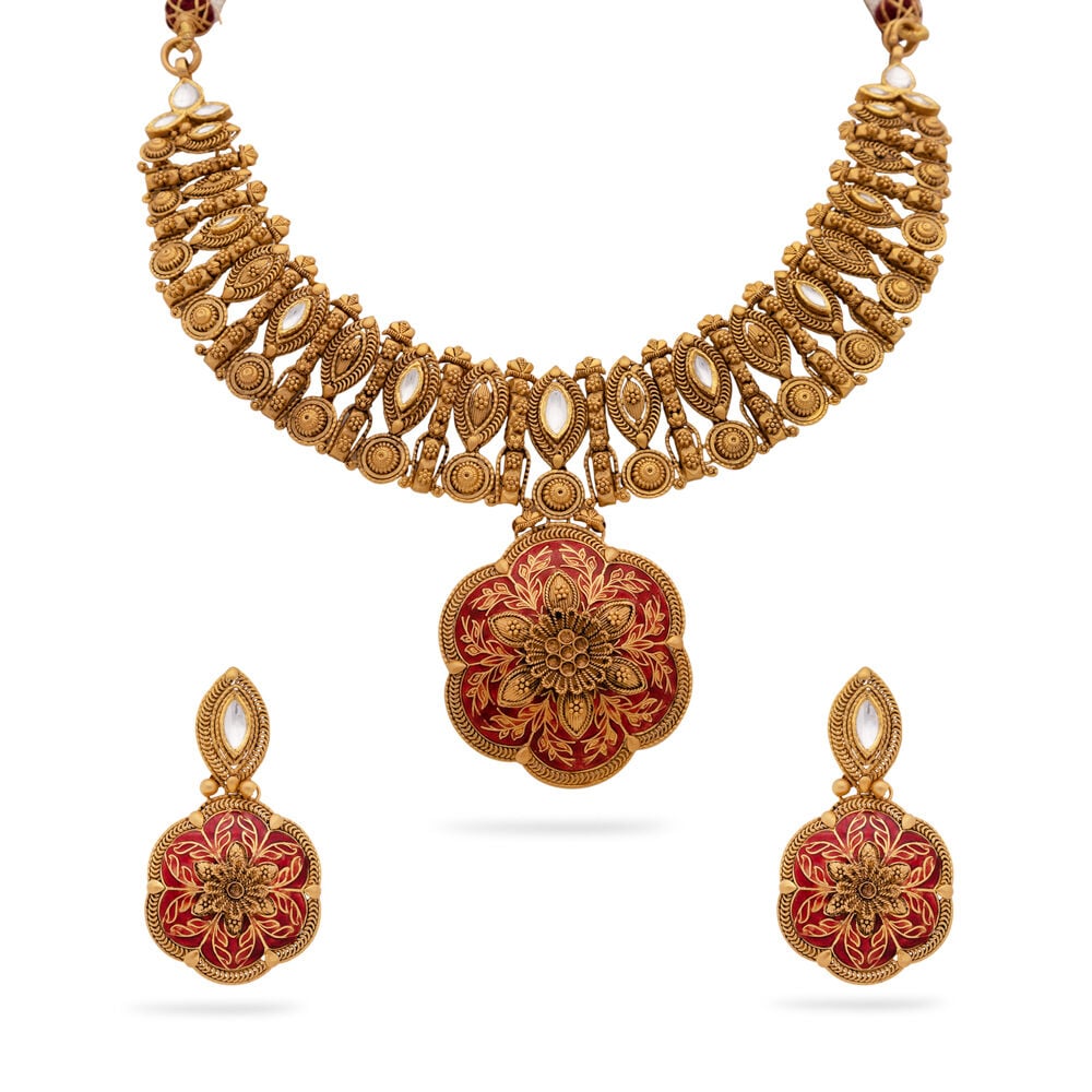 Gold Kundan Jewelry Set: 18K & 22K Designs | Tanishq USA