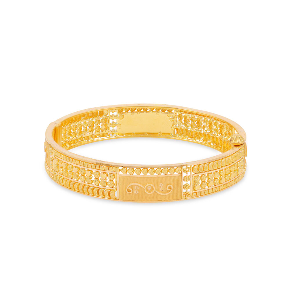 Buy Radiant Centerpiece Gold Bangle at Best Price | Tanishq UAE
