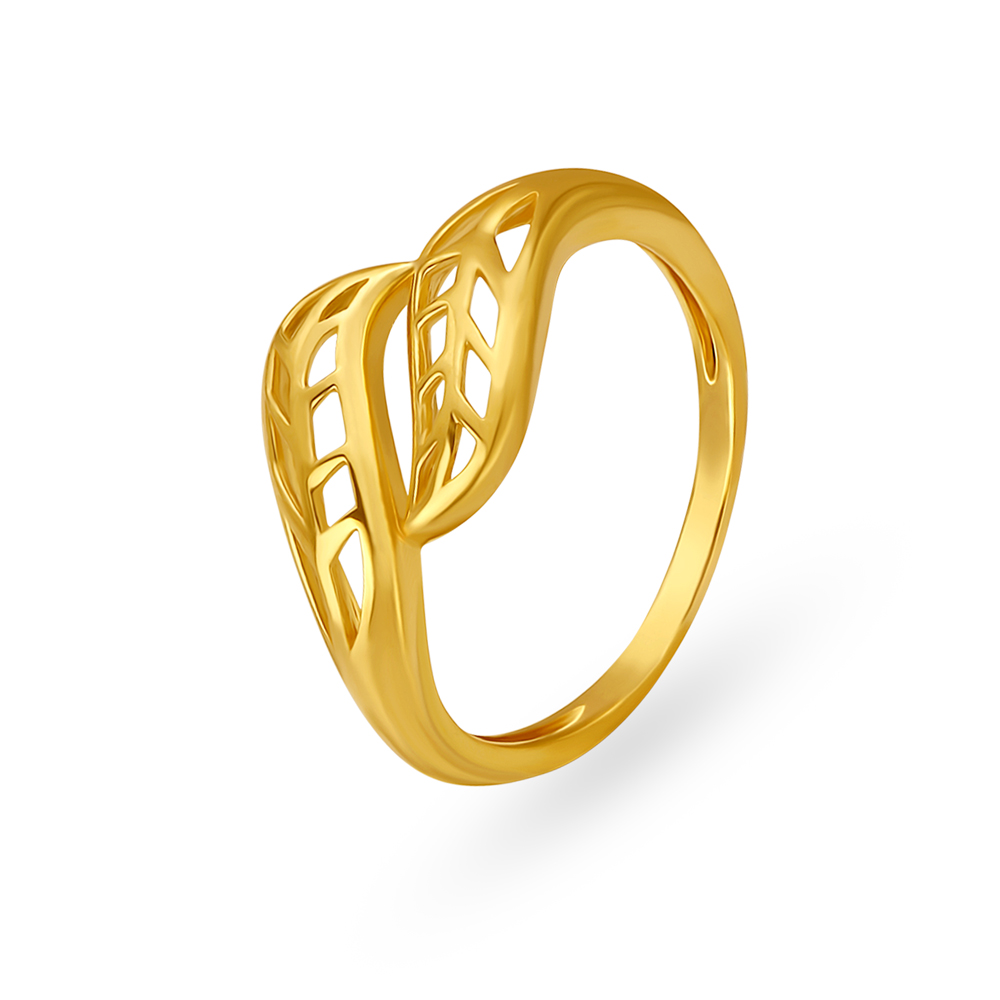 Buy Alluring Leaf Pattern Gold Mesh Ring at Best Price | Tanishq UAE
