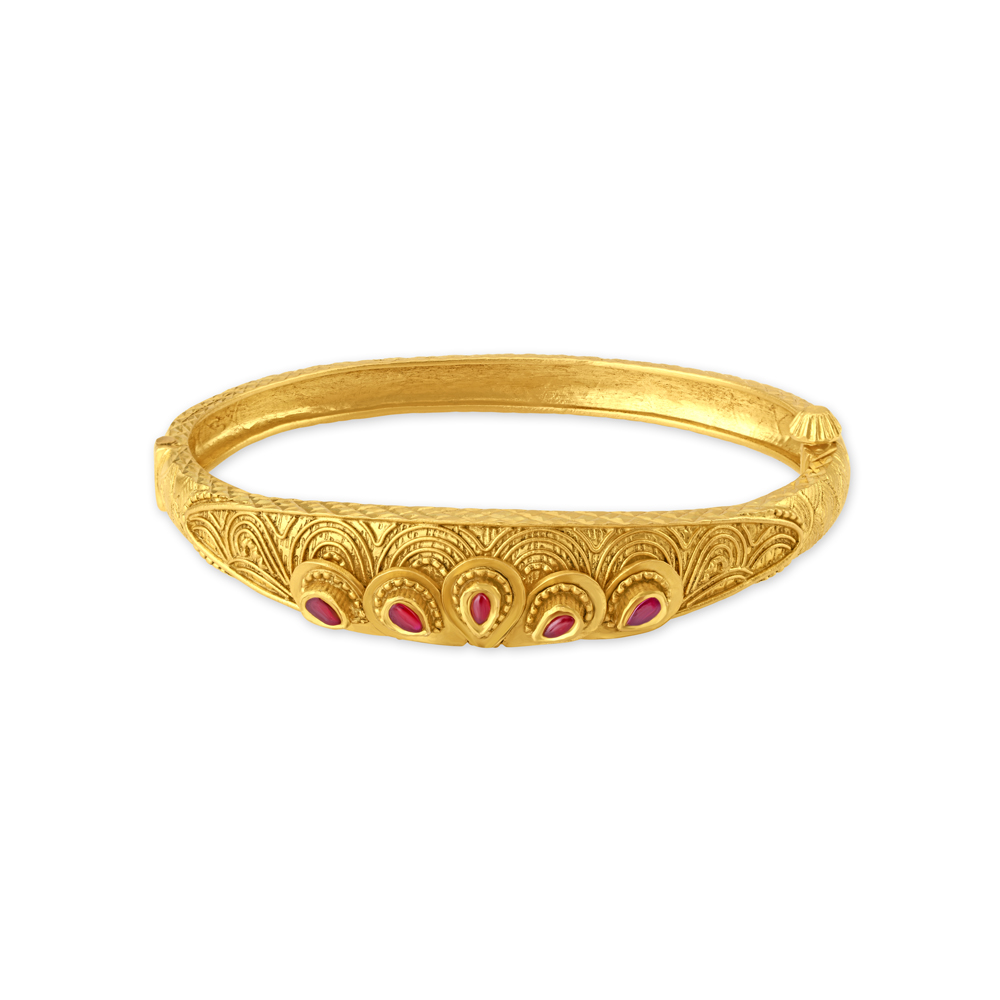 Buy Traditional Grand Gold Bangle at Best Price | Tanishq UAE