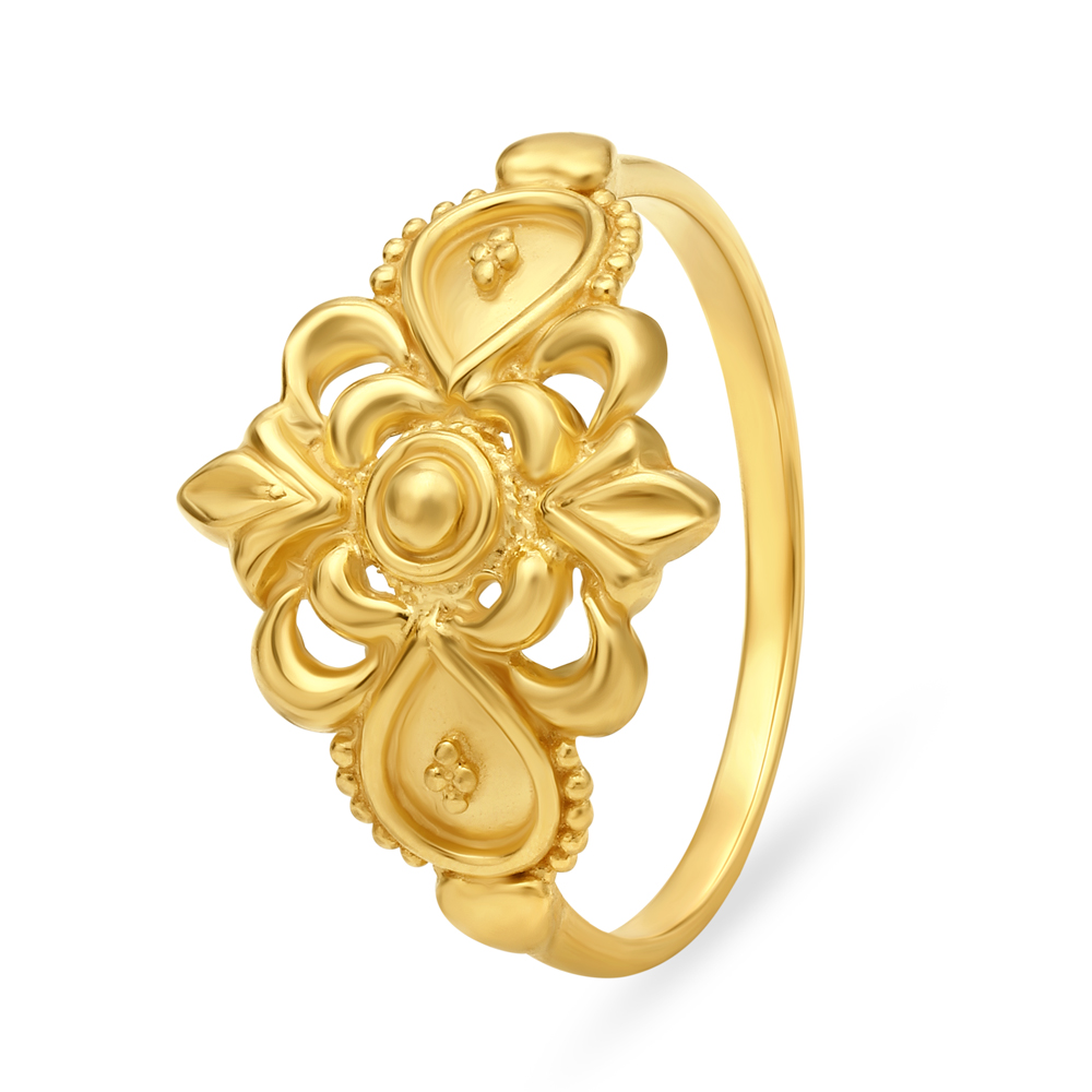 Buy Striking Traditional Gold Ring at Best Price | Tanishq UAE