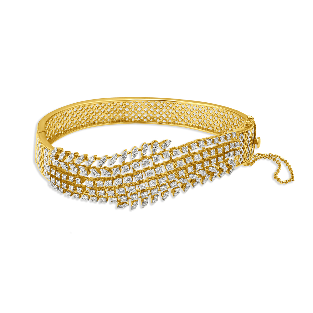 Buy Captivating Wave Pattern Diamond Bangle at Best Price | Tanishq UAE