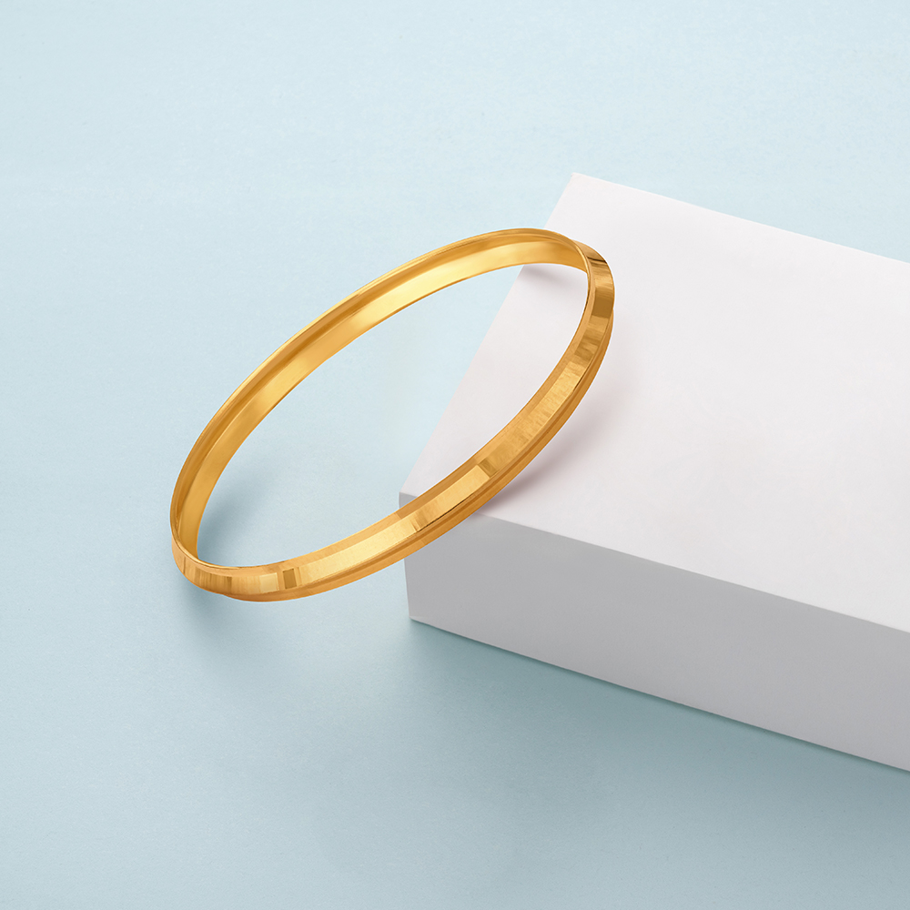 Buy Minimalistic Gold Kada for Men at Best Price | Tanishq UAE