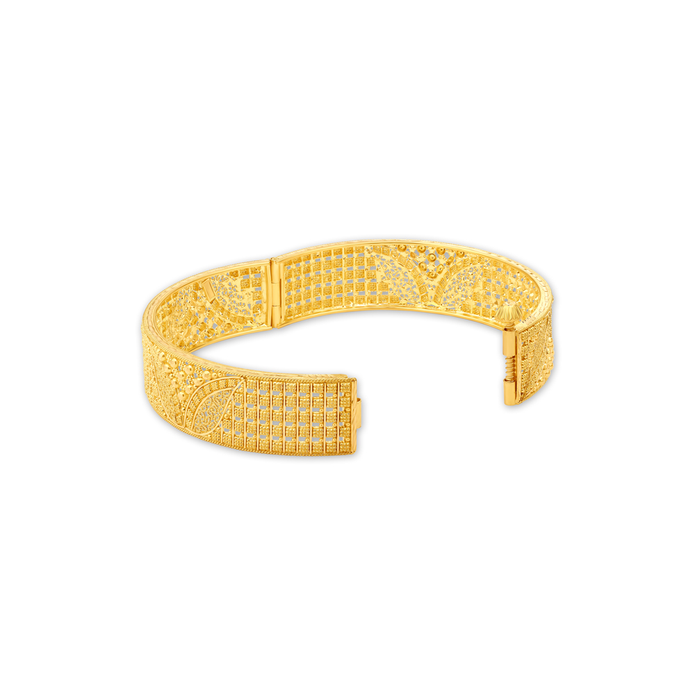 Buy Resplendent Gold Mesh Bangle at Best Price | Tanishq UAE