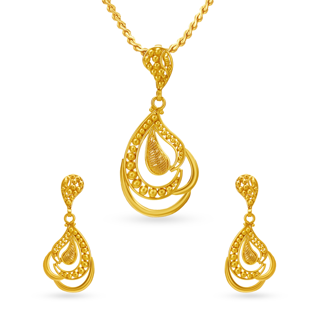 Buy Captivating Gold Pendant and Earrings Set at Best Price | Tanishq UAE