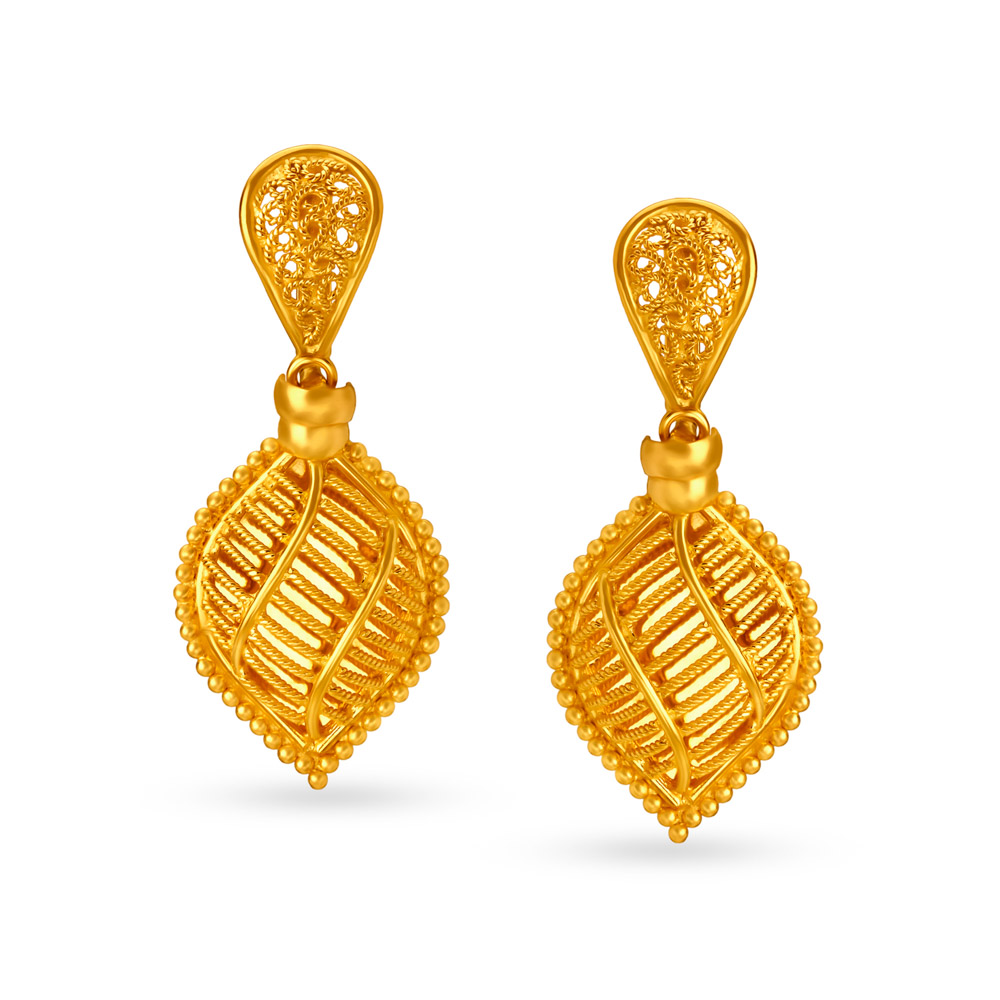 Buy Intricate 22 Karat Yellow Gold Leaf Drops at Best Price | Tanishq UAE